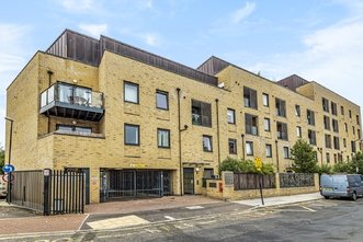 Flat to rent in Commerell Street, London, , SE10 | John Payne
