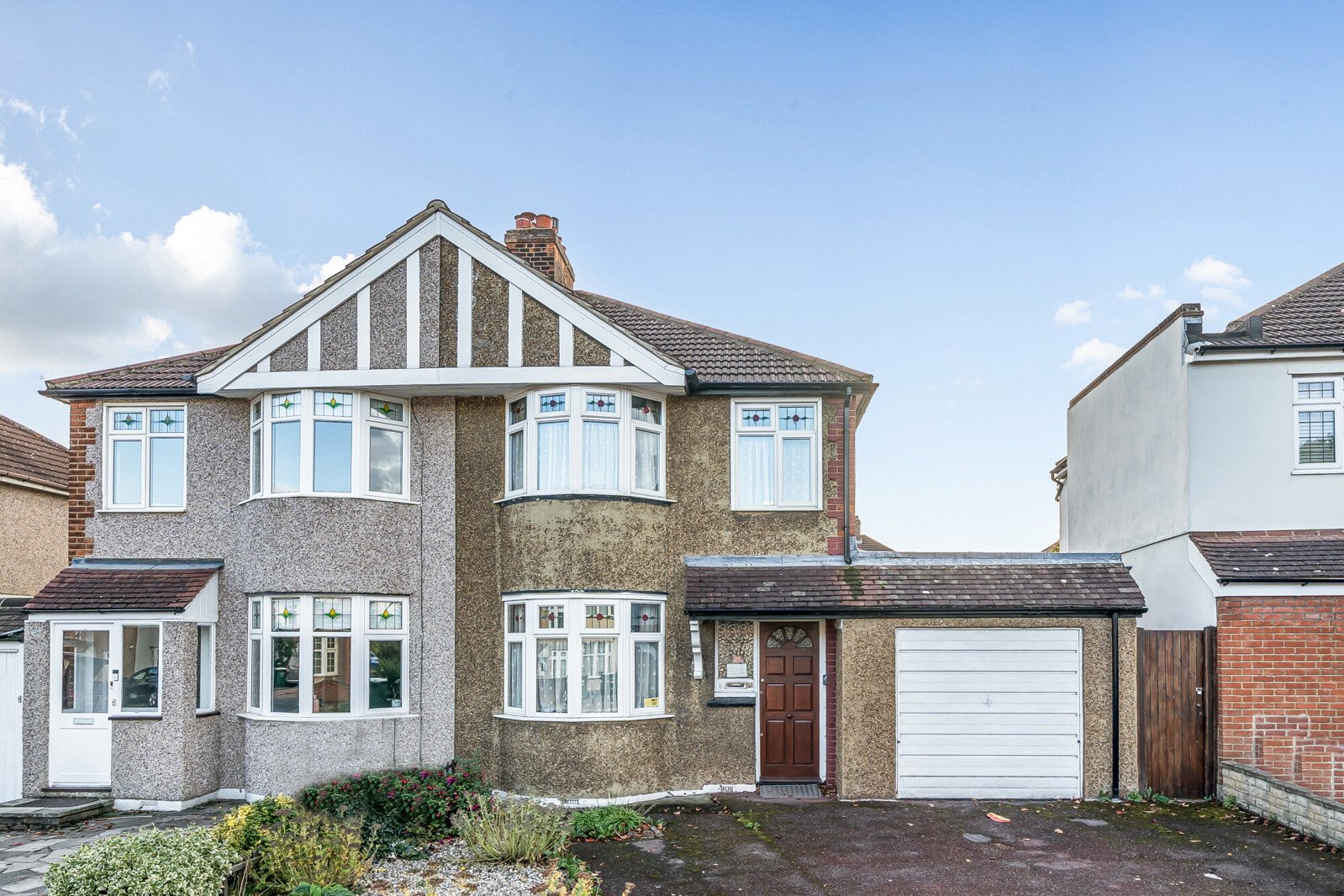 Semi-detached House for sale in York Avenue, , DA15 | Langford Russell