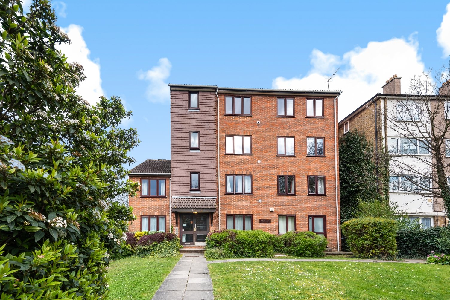 Flat to rent in Burnt Ash Hill, Lee, , SE12 | Langford Russell